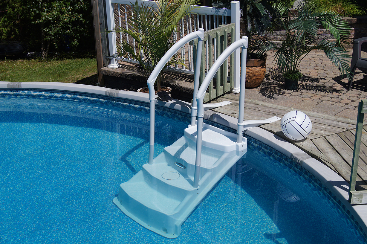 Lumi-O's Royal Entrance II Now Offers Optional Solar-Powered Step Light ...