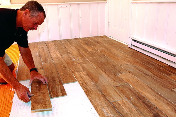 Working With Large-Format Floor Tile | JLC Online