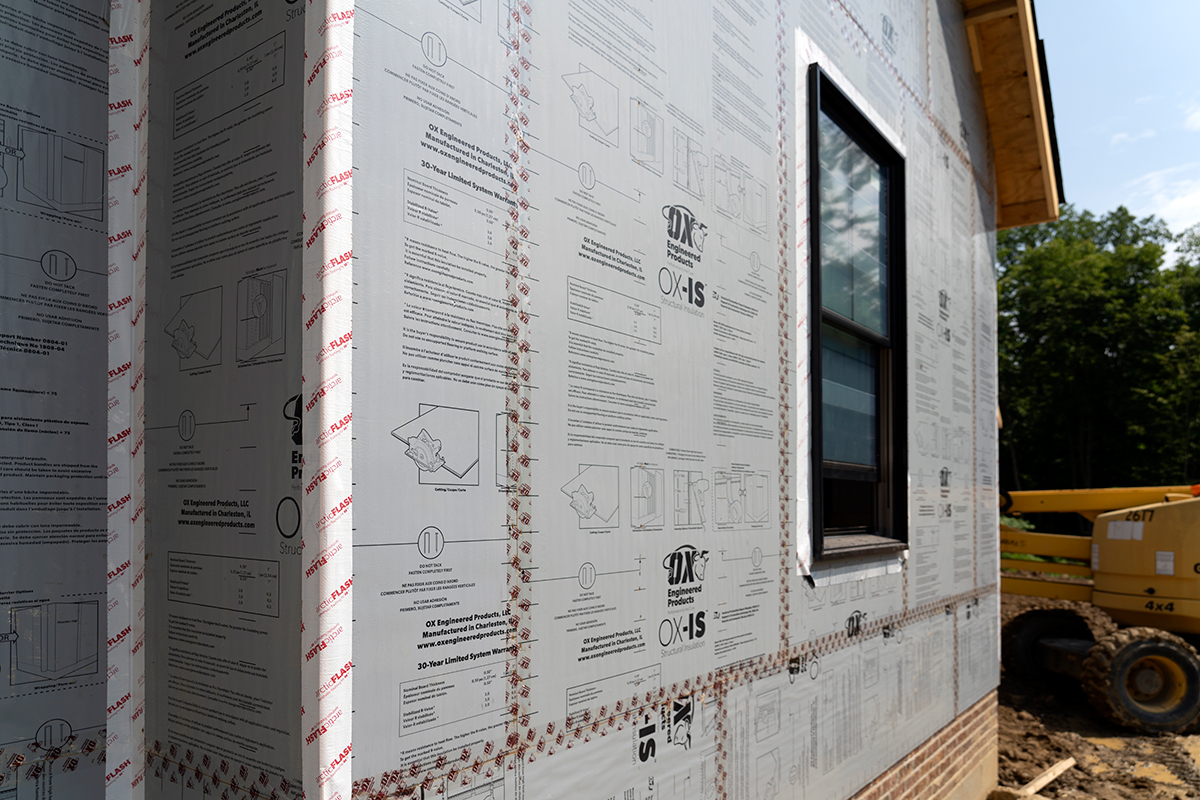 Insulation Showdown: Polyiso vs. Graphite Polystyrene | Builder Magazine