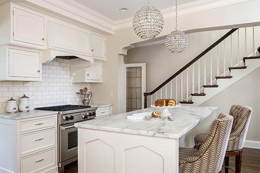 Country Club Kitchen, Edina, Minn. | Builder Magazine