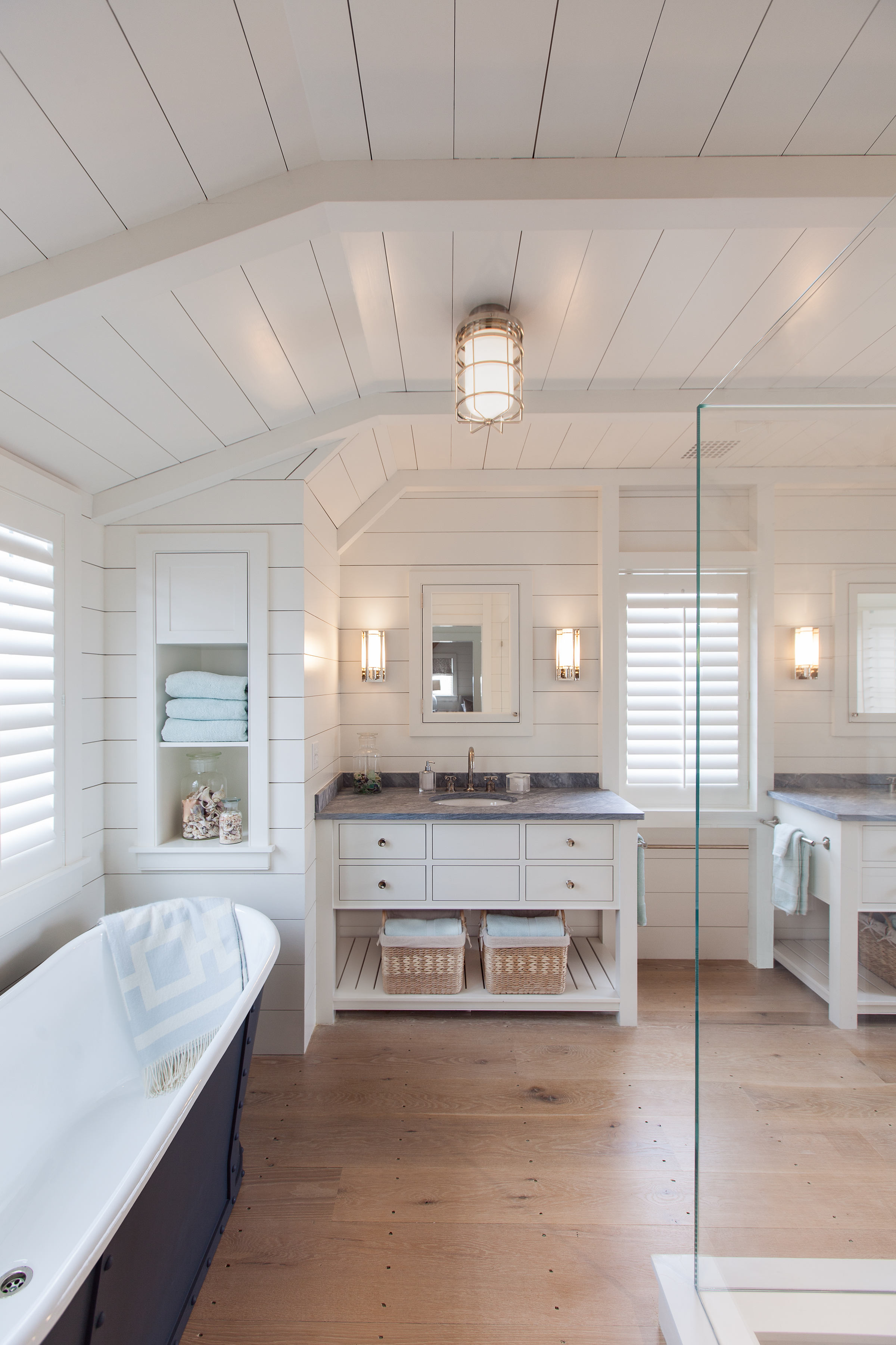 Nantucket Summer Bath | Architect Magazine