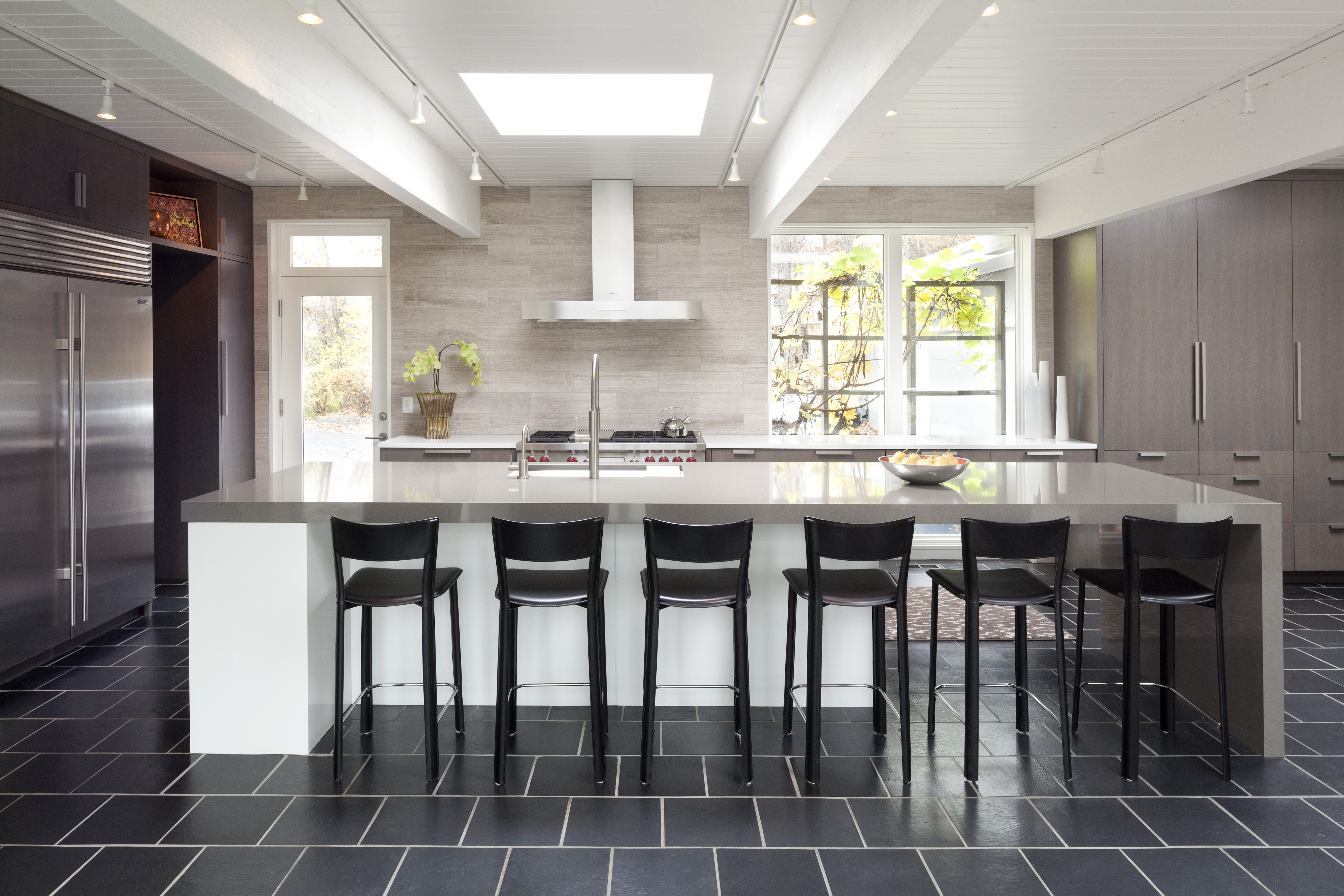 Deephaven Kitchen | Builder Magazine