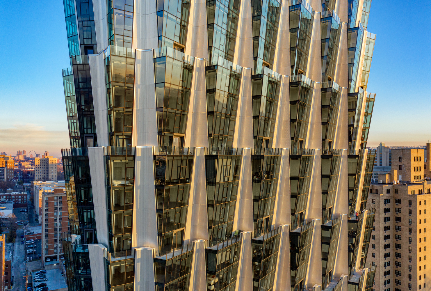 Anodized Aluminum Crowns the Iconic St. Louis Skyline | Architect Magazine