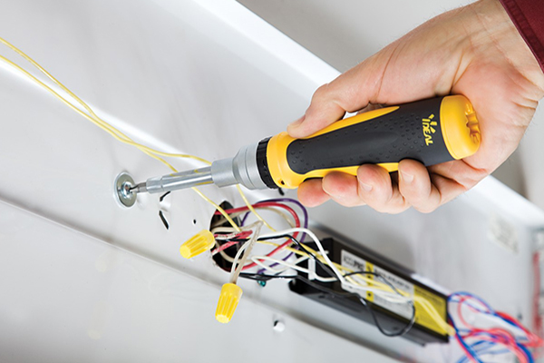 Ideal Industries' 21-in-1 Twist-a-Nut Screwdriver | JLC Online