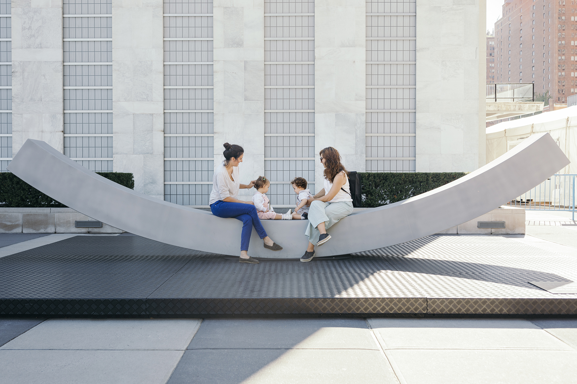 This Week in Tech: Snohetta Unveils a Rocking Bench at the UN ...