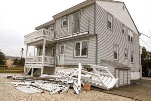 Deck Collapse While Showing House Ruins Realtor's Day | JLC Online