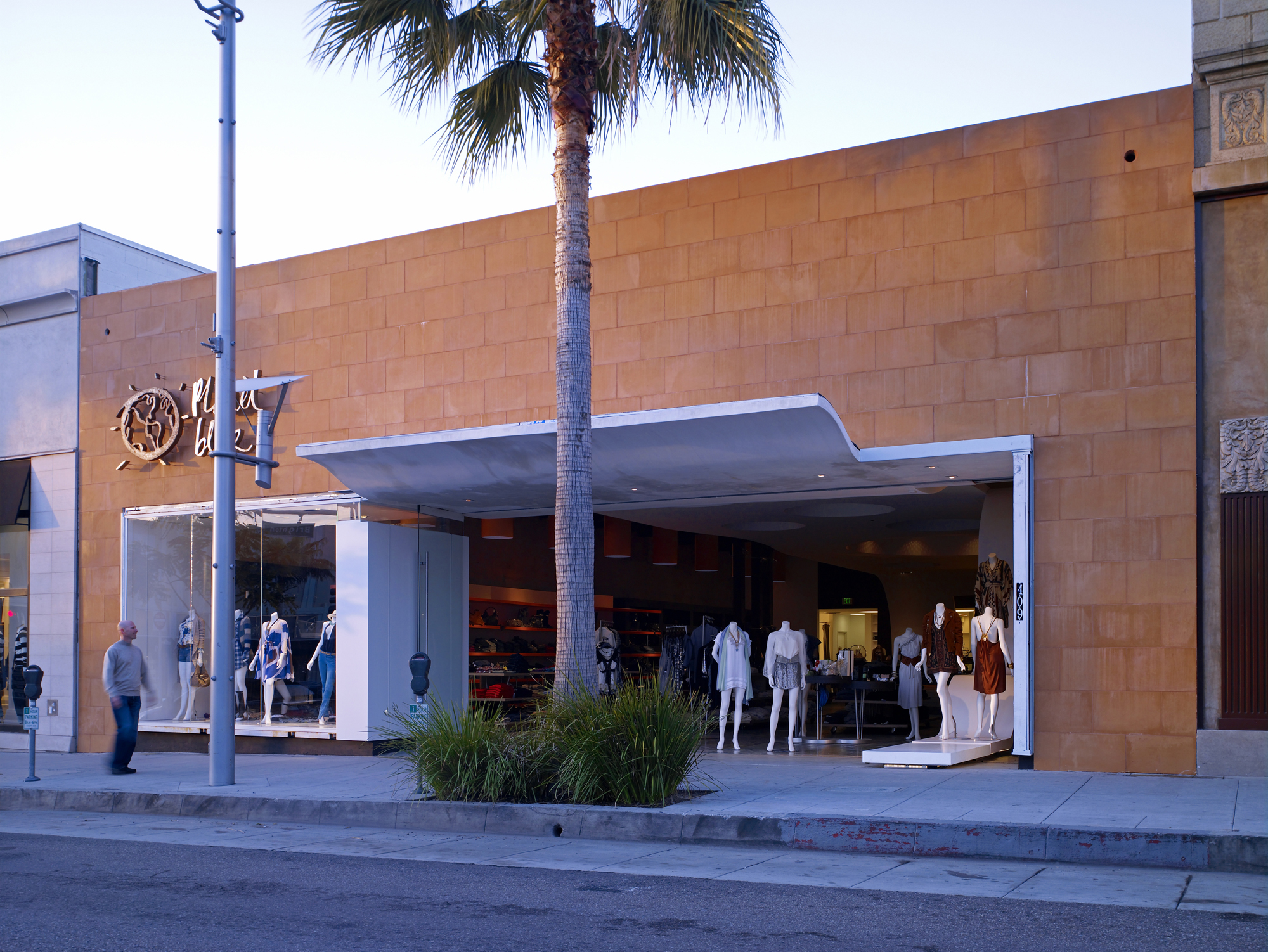 Planet Blue Retail Store | Architect Magazine