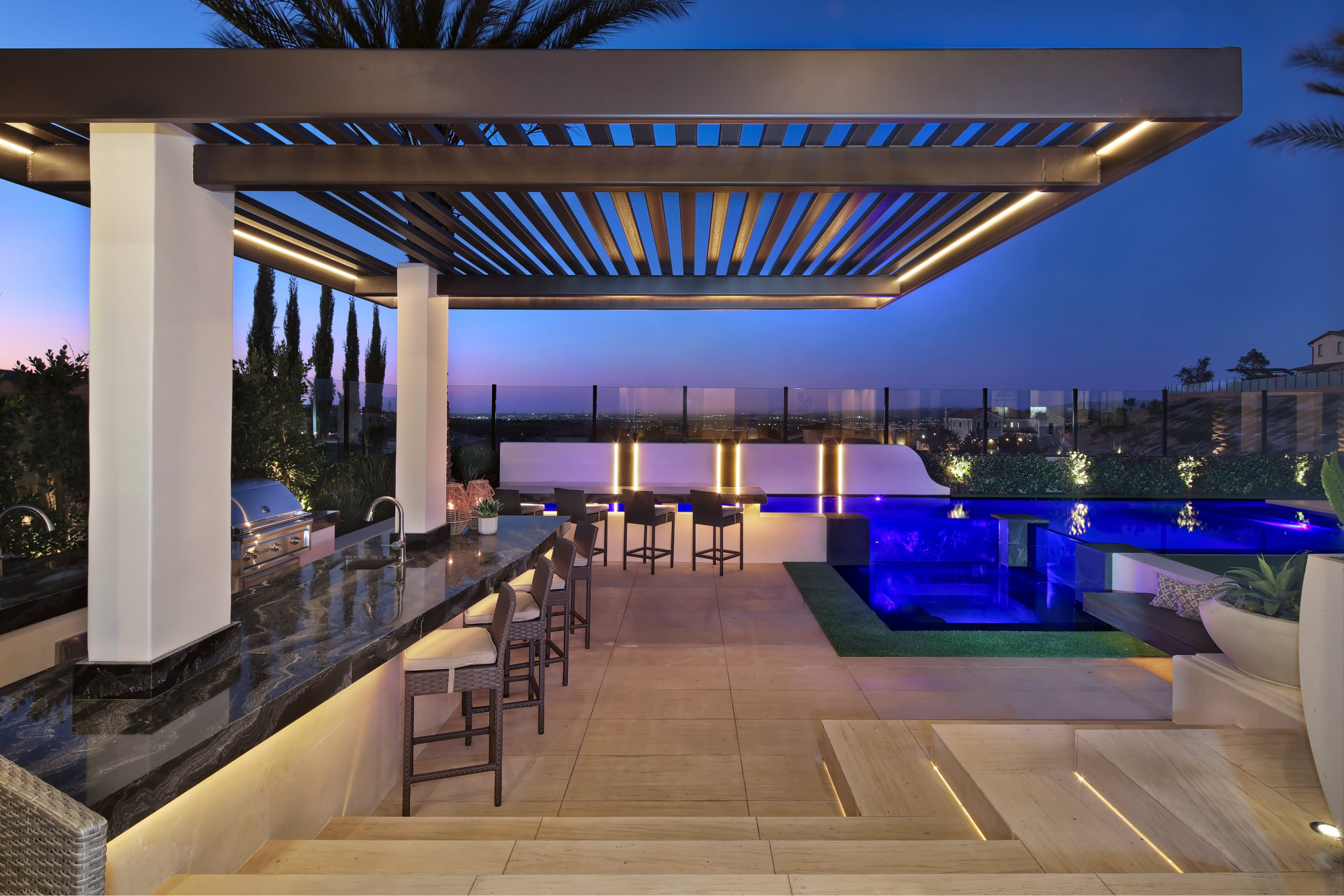 Acrylic Panels Highlight Masters of Design Pool by California's Realm ...