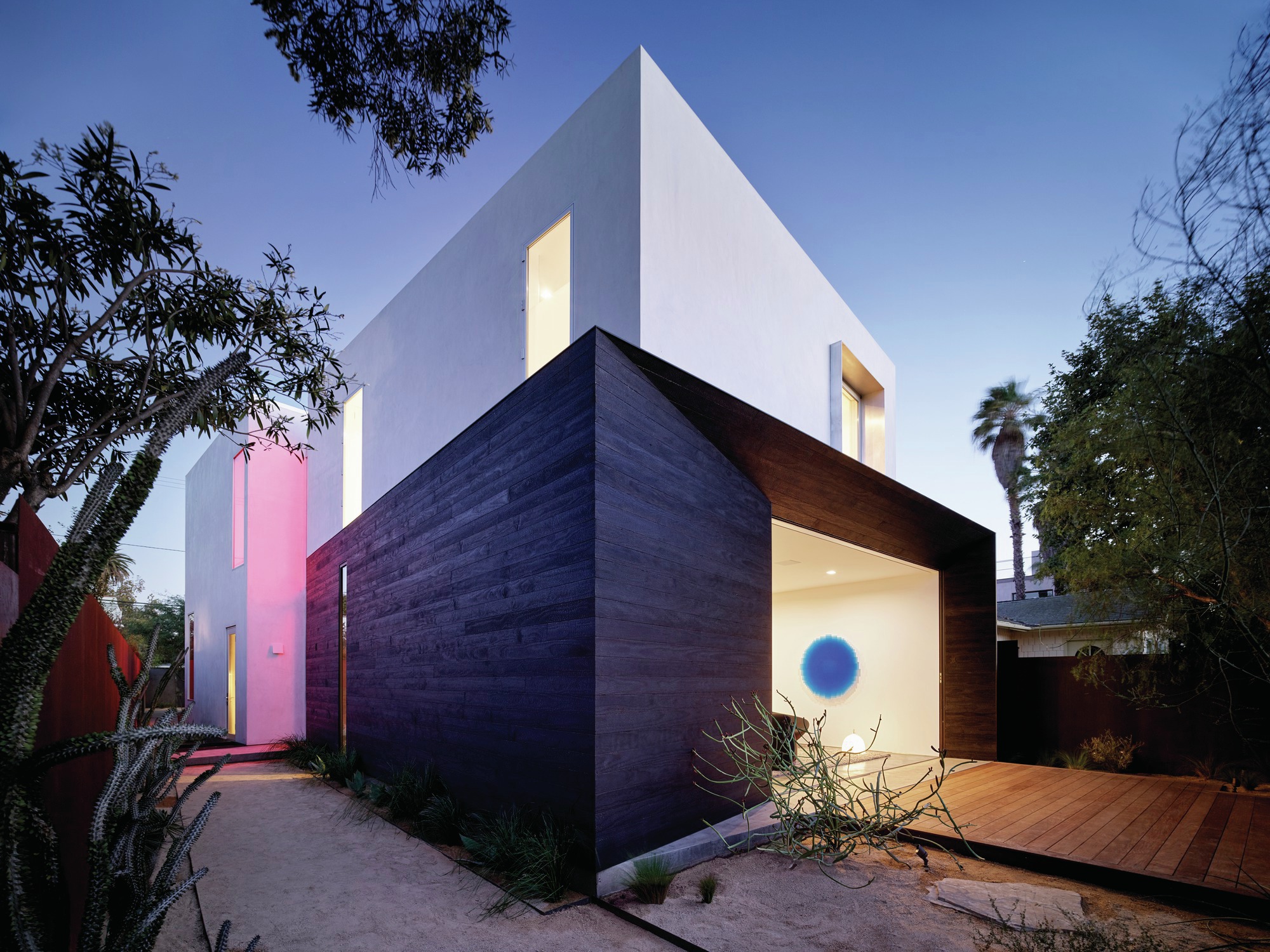 Spectral Bridge House, by Ehrlich Yanai Rhee Chaney Architects ...