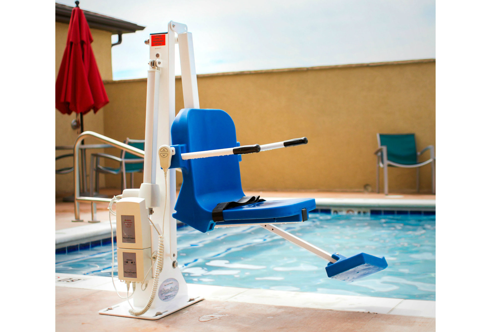 Aqua Creek Products Unveils Admiral Pool Lift| Pool & Spa News