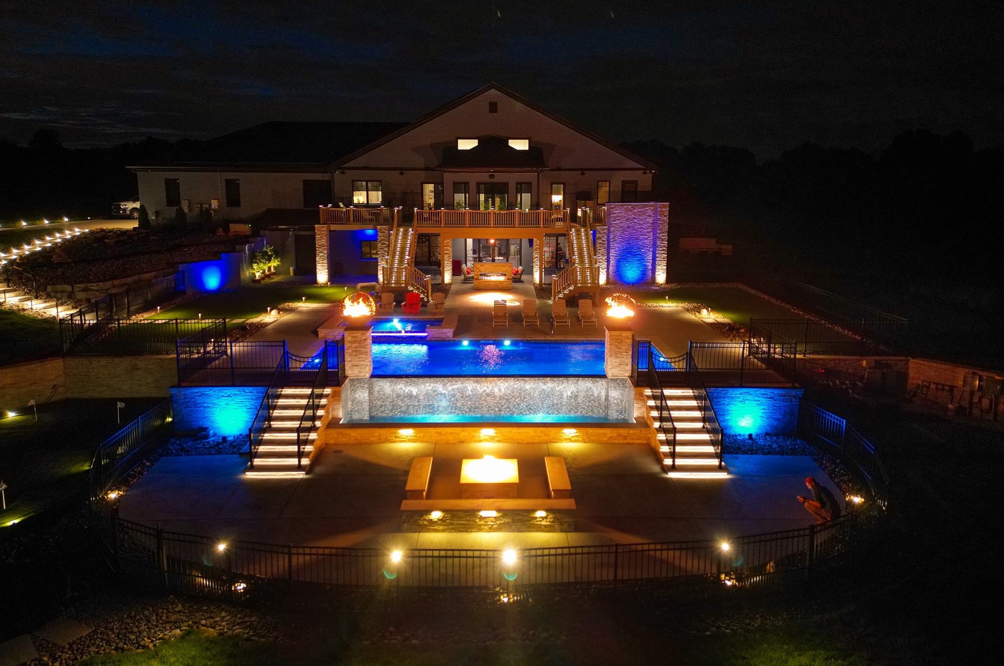 These Gorgeous Fiberglass Pool and Hot Tub Installations Take Masters ...