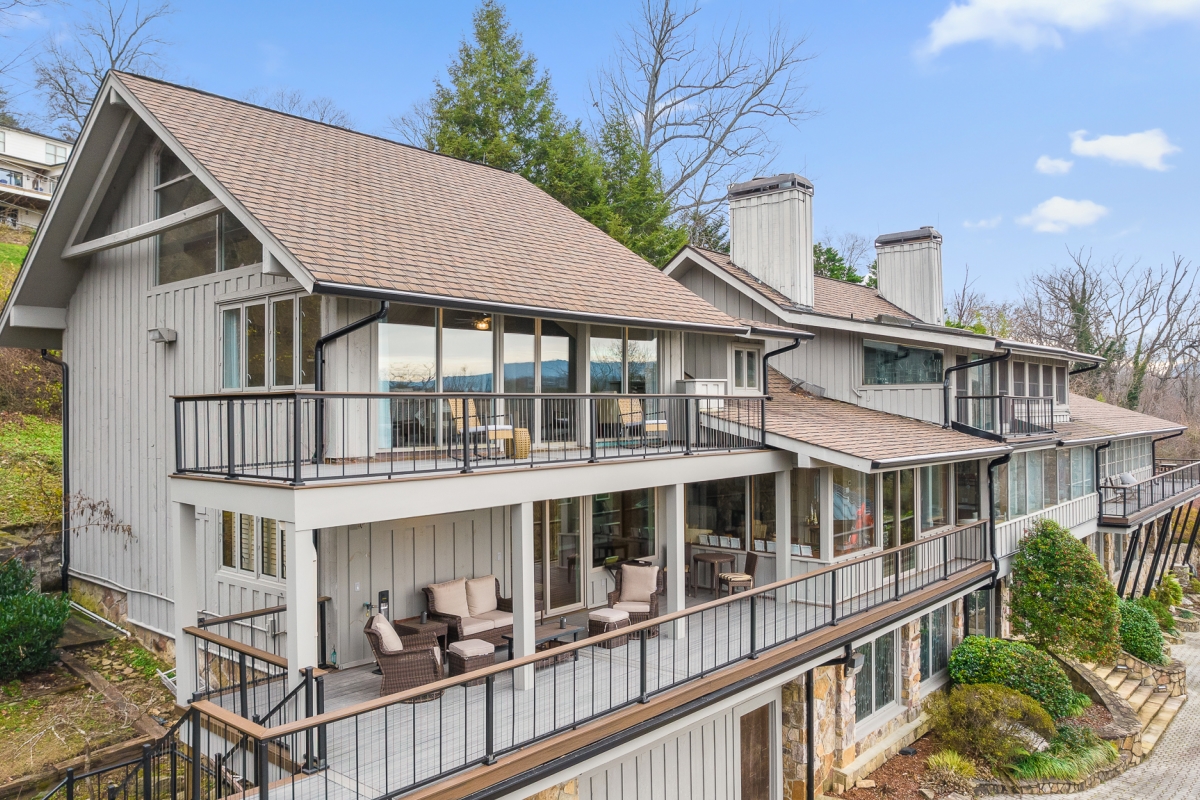 Cable Railing: A Modern Solution for Outdoor Style and Safety | Builder ...