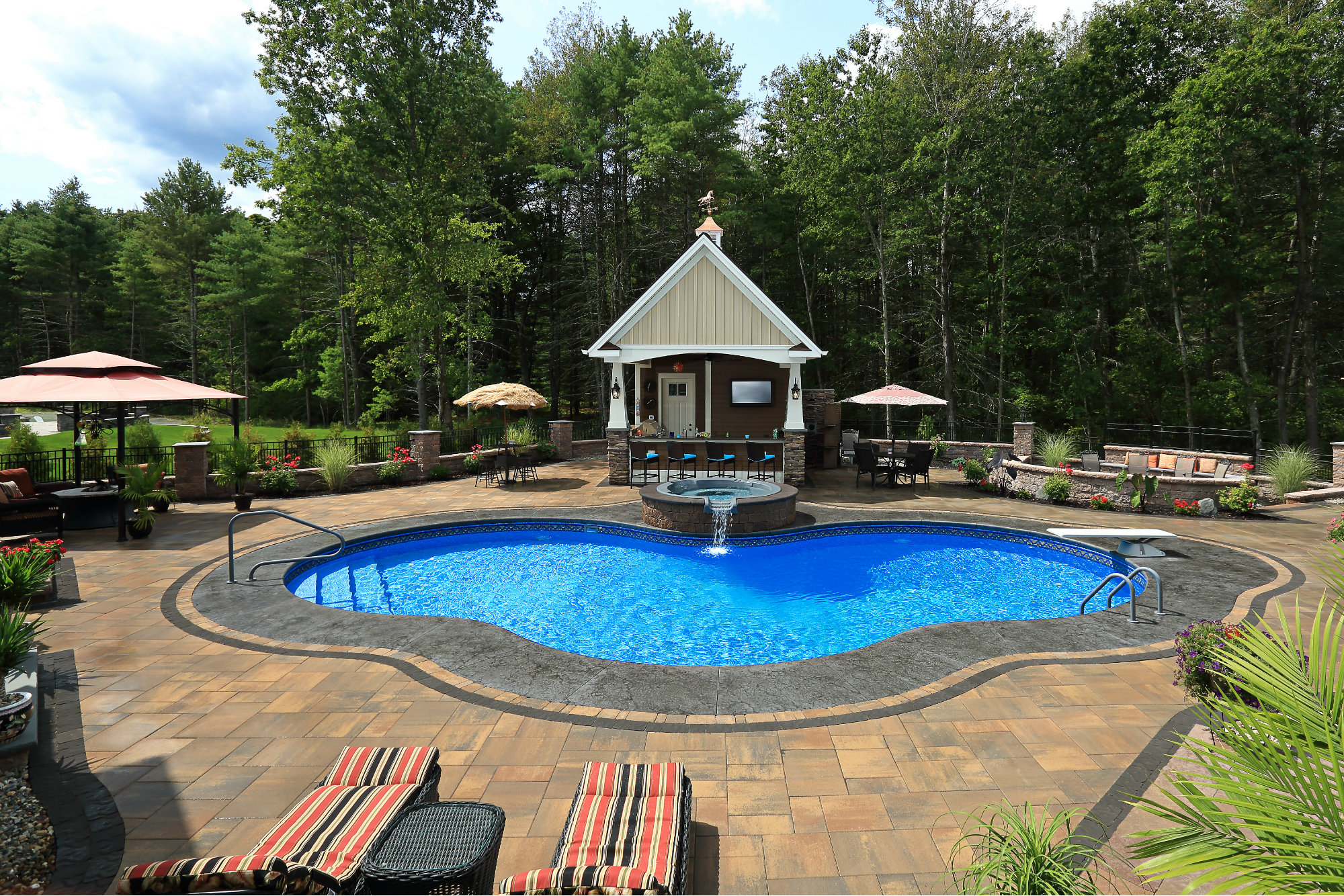 Curve Appeal| Pool & Spa News