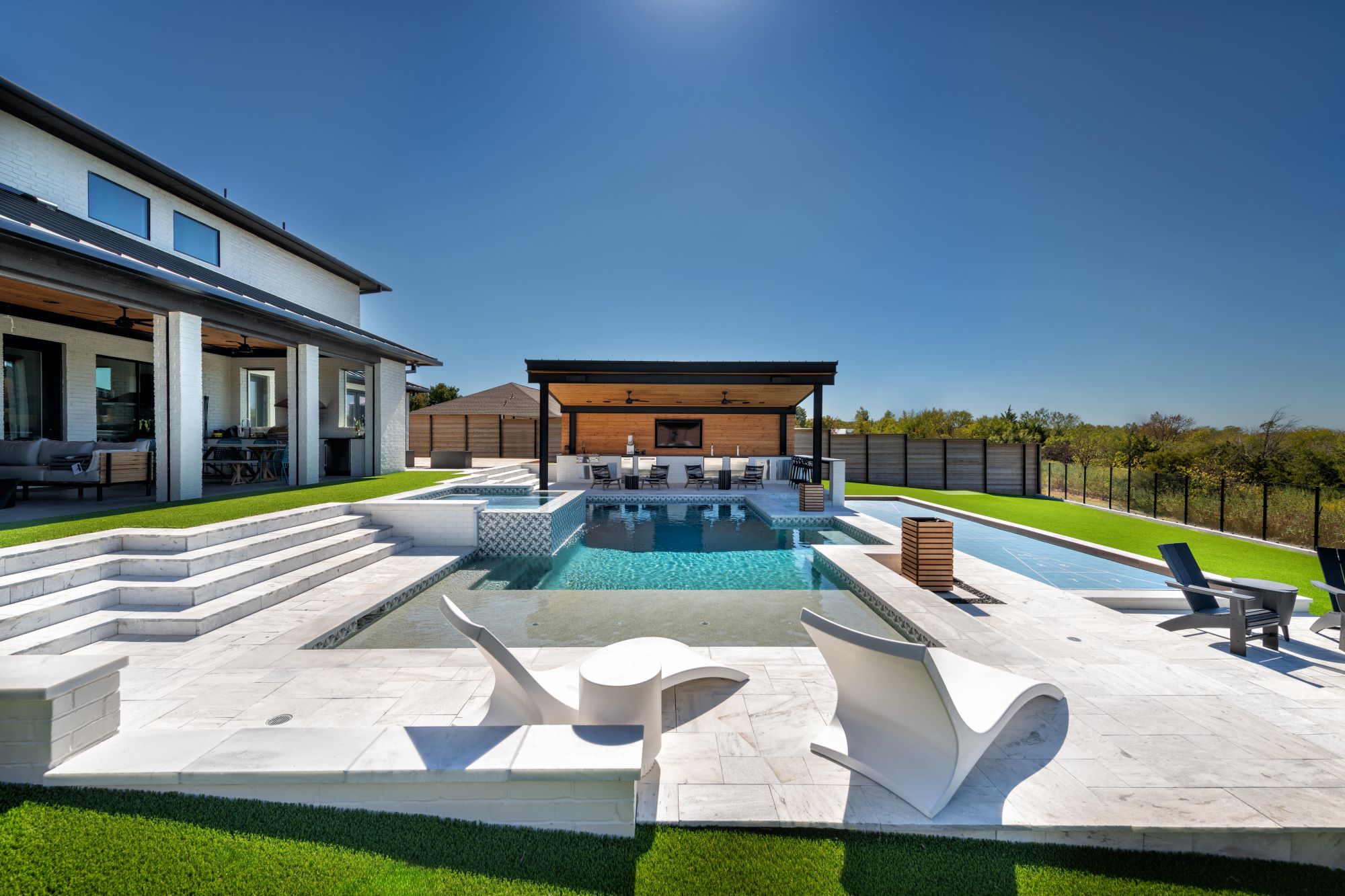 How This Masters of Design Pool Disrupts the Neighborhood Vibe| Pool ...