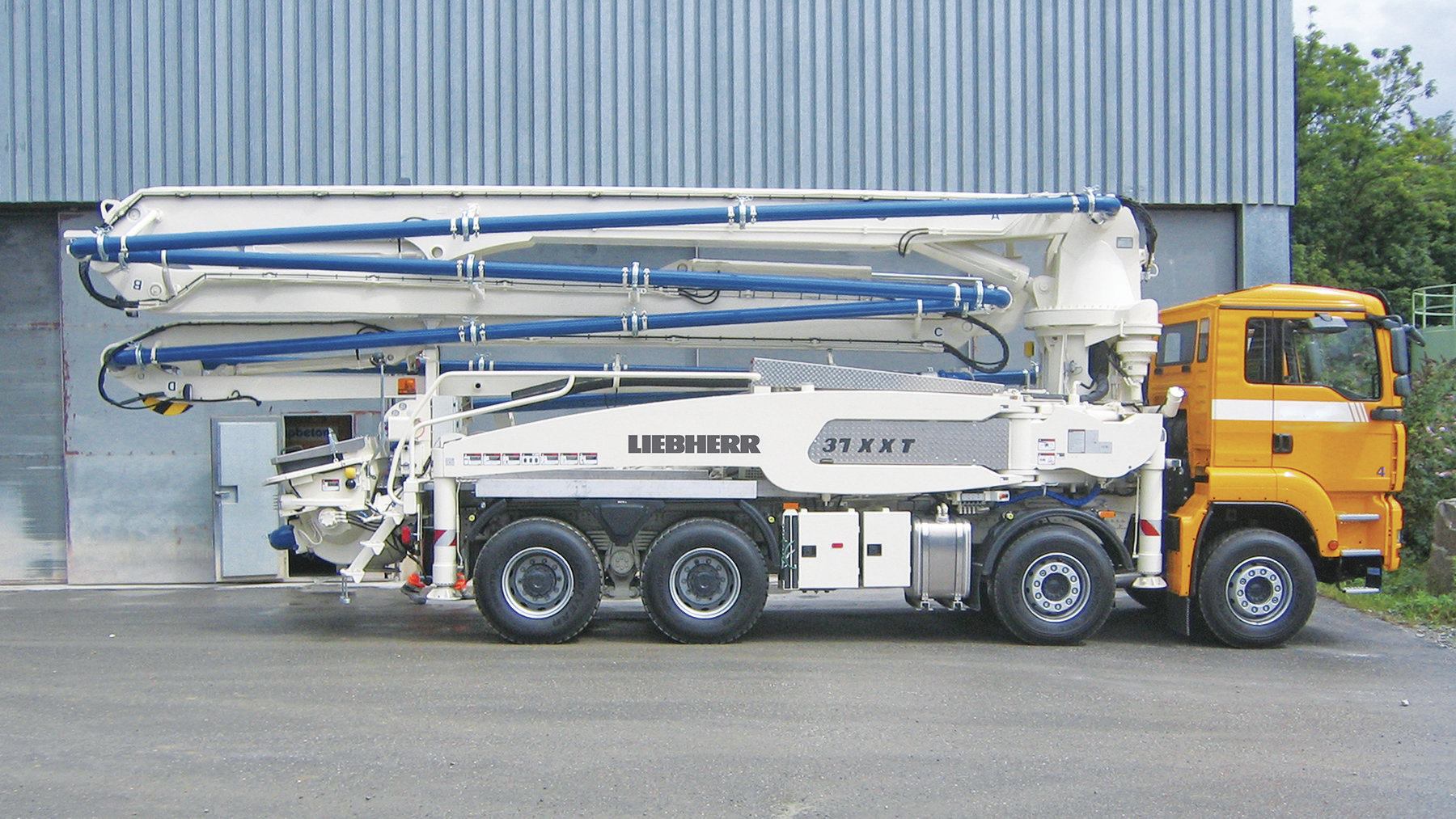 Liebherr Truck-Mounted Concrete Pump 37 XXT| Concrete Producer | Tools and Equipment, Pumps ...