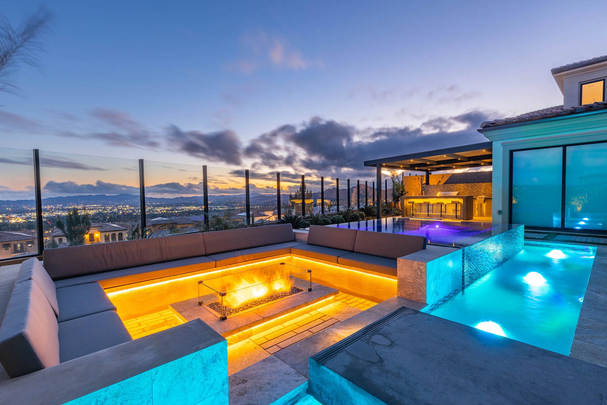 "Minimalism to the Max": Learn about this Masters of Design Winning Spa ...