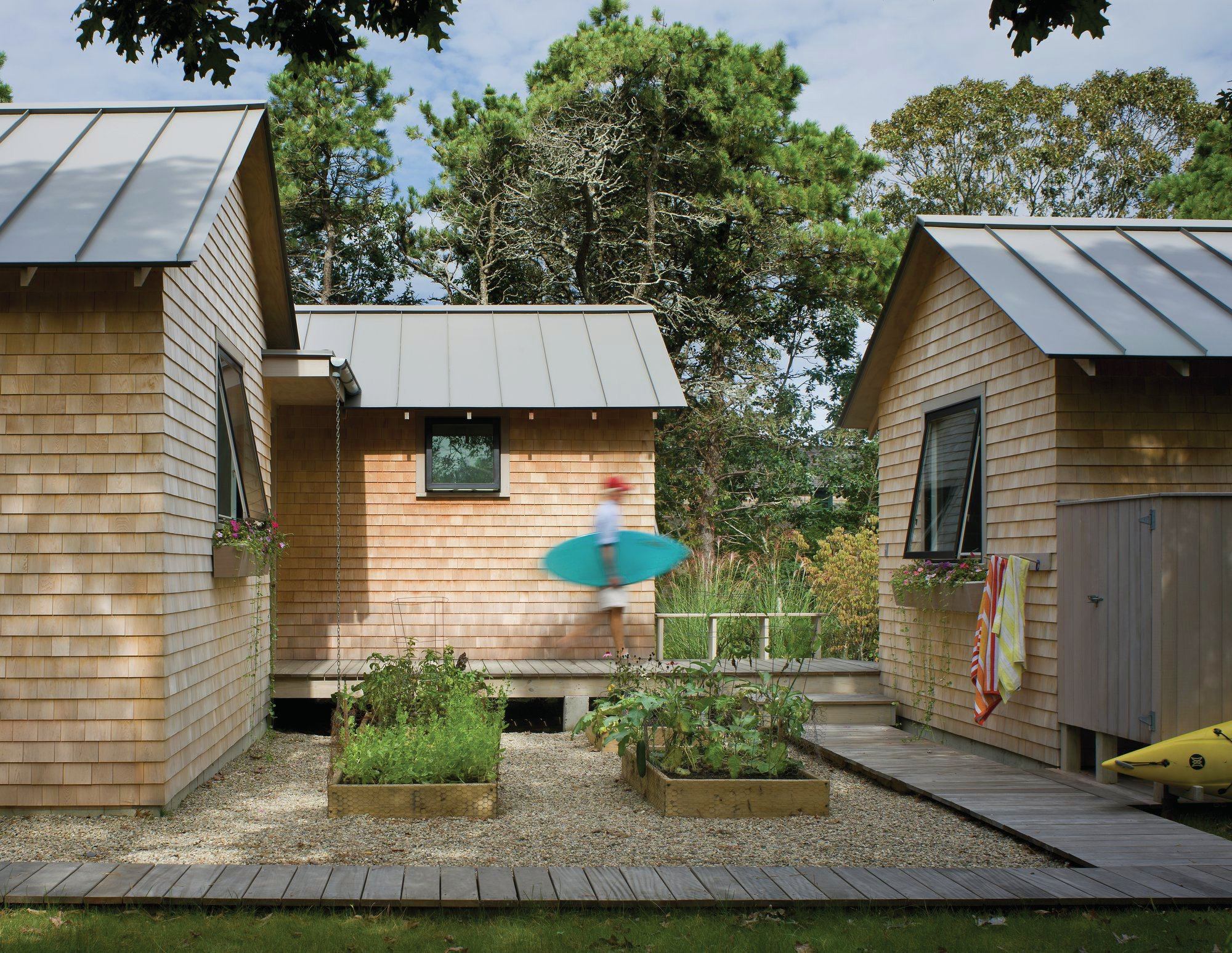 A right-sized beach compound | Builder Magazine