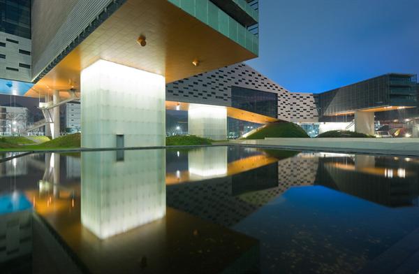 Horizontal Skyscraper Vanke Center | Architect Magazine