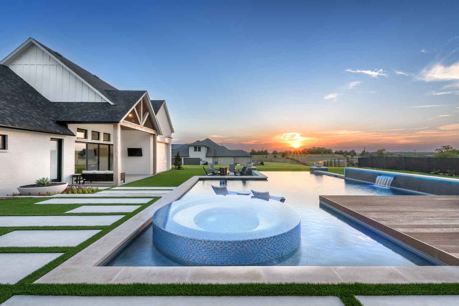 Enjoy This Fiery Dallas-Area Masters of Design Pool| Pool & Spa News