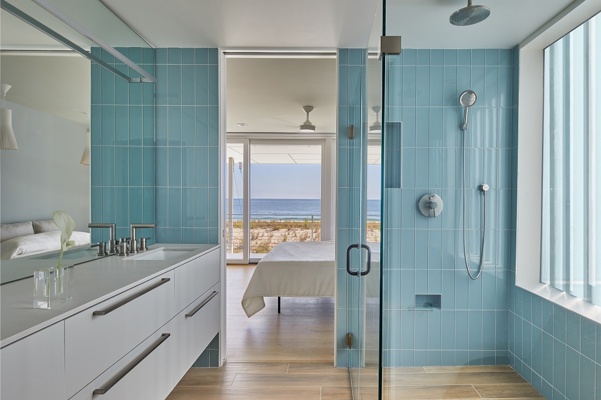 Delaware Beach Home Carries Its Oceanfront Views into the Primary ...