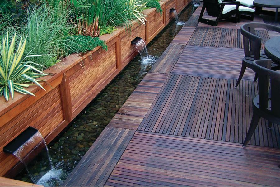 Computerized Custom Water Features by H2O Walls | Builder Magazine