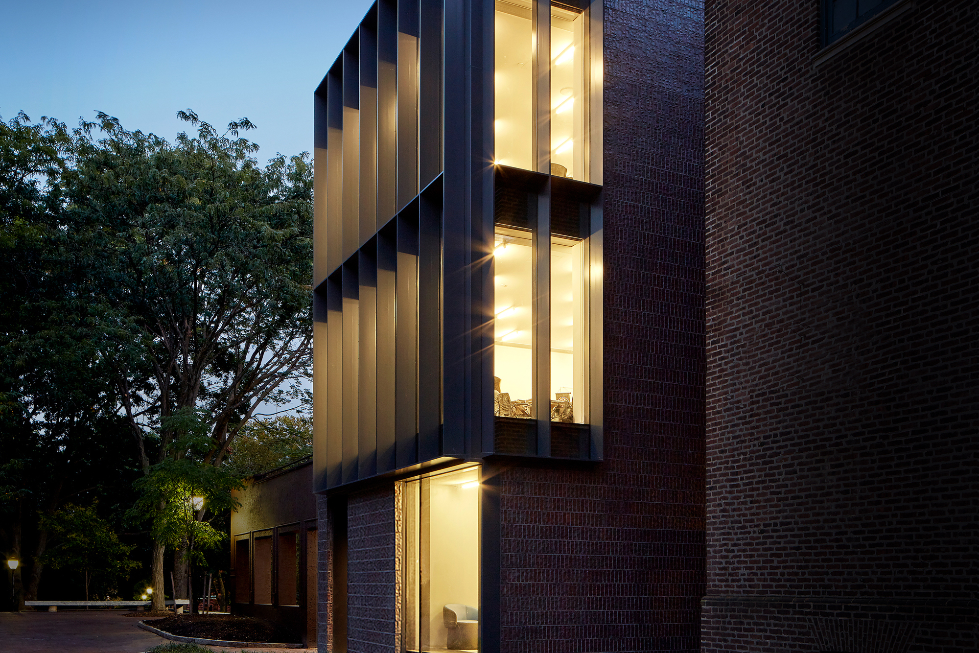 Larry Robbins House: Department of Management & Technology, University ...