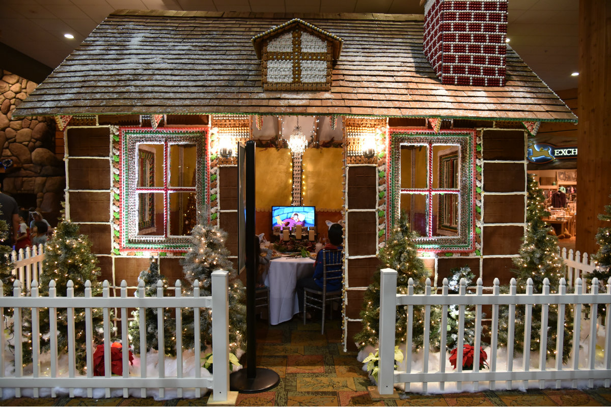 Waterparks and Resorts Go Big for the Holidays| Aquatics International ...